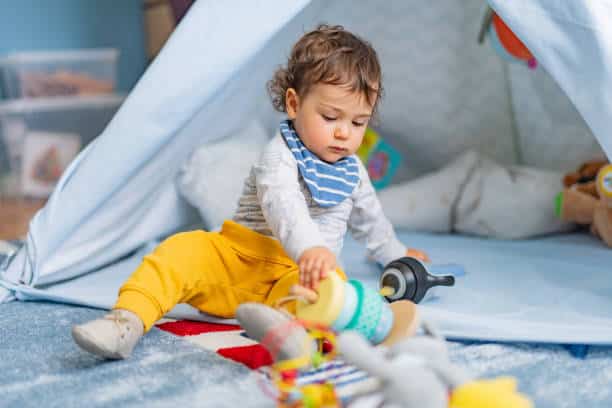 Coin jeux bébé Montessori : Nos conseils pour créer un espace parfait