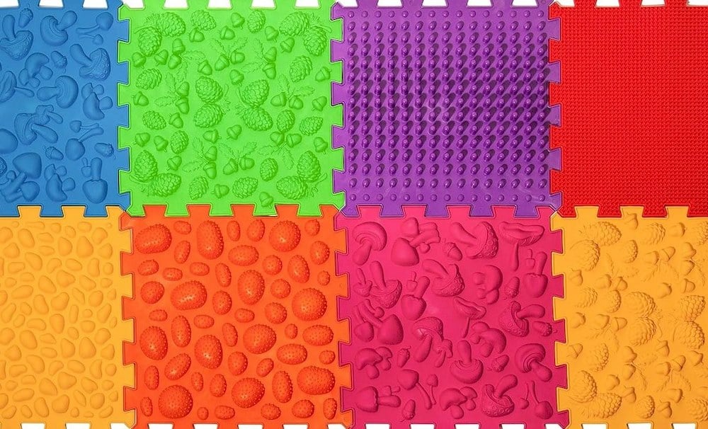 Tapis sensoriel bébé : Guide d'achat, prix et avis